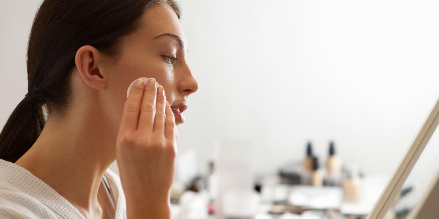 How to Take Care of Your Skin to Reduce Oil | Outfit Styling